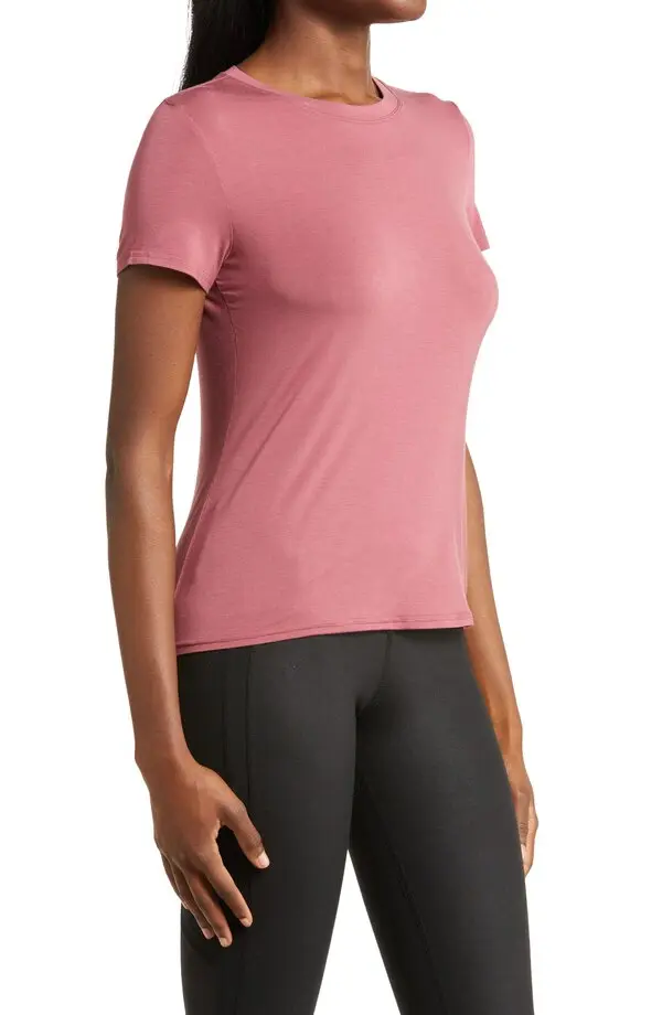 Alo Yoga Stretch T-Shirt - Mars Clay | Editorialist